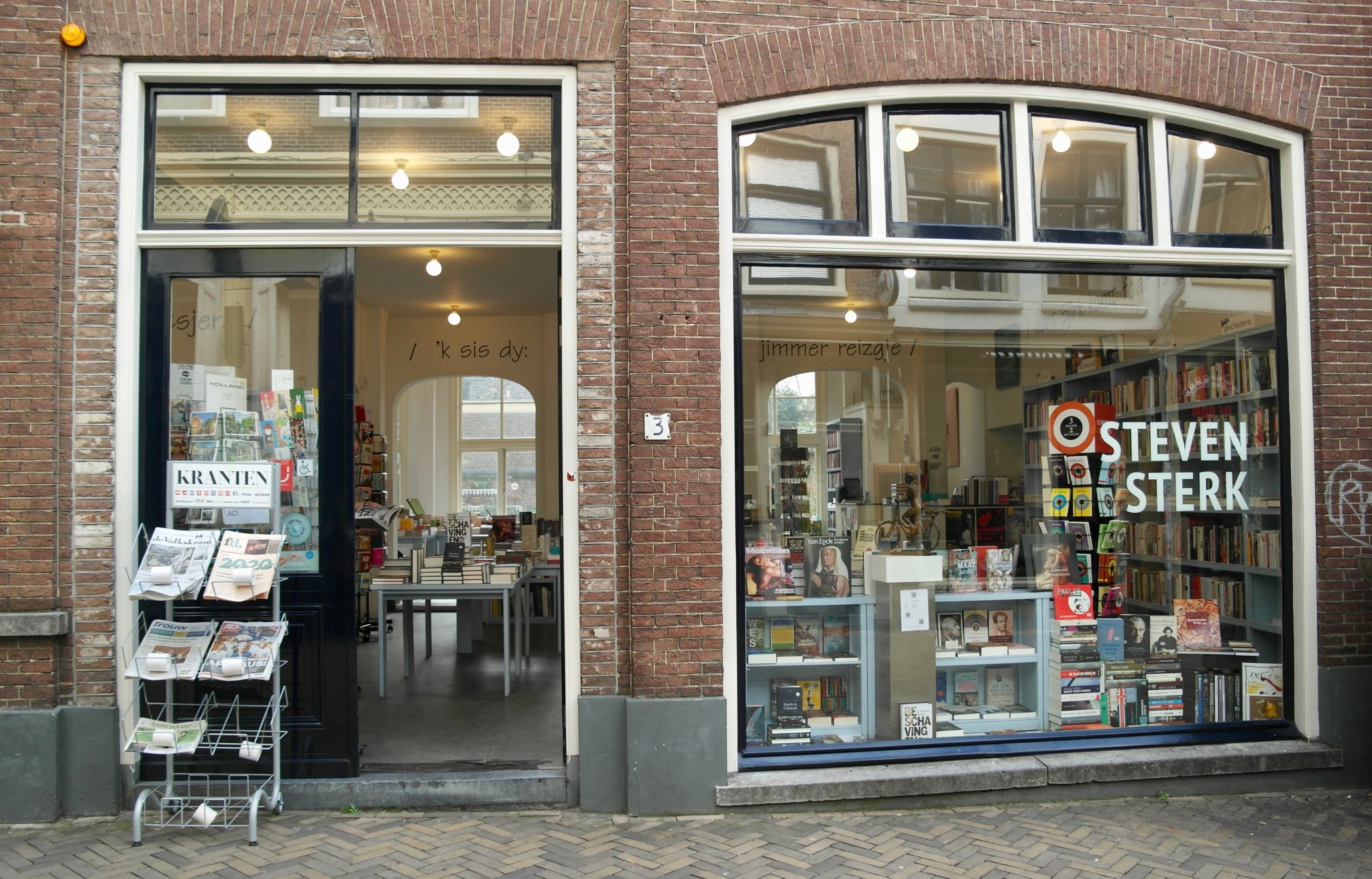 Boekhandel Steven Sterk – literatuur aan de voet van de Dom