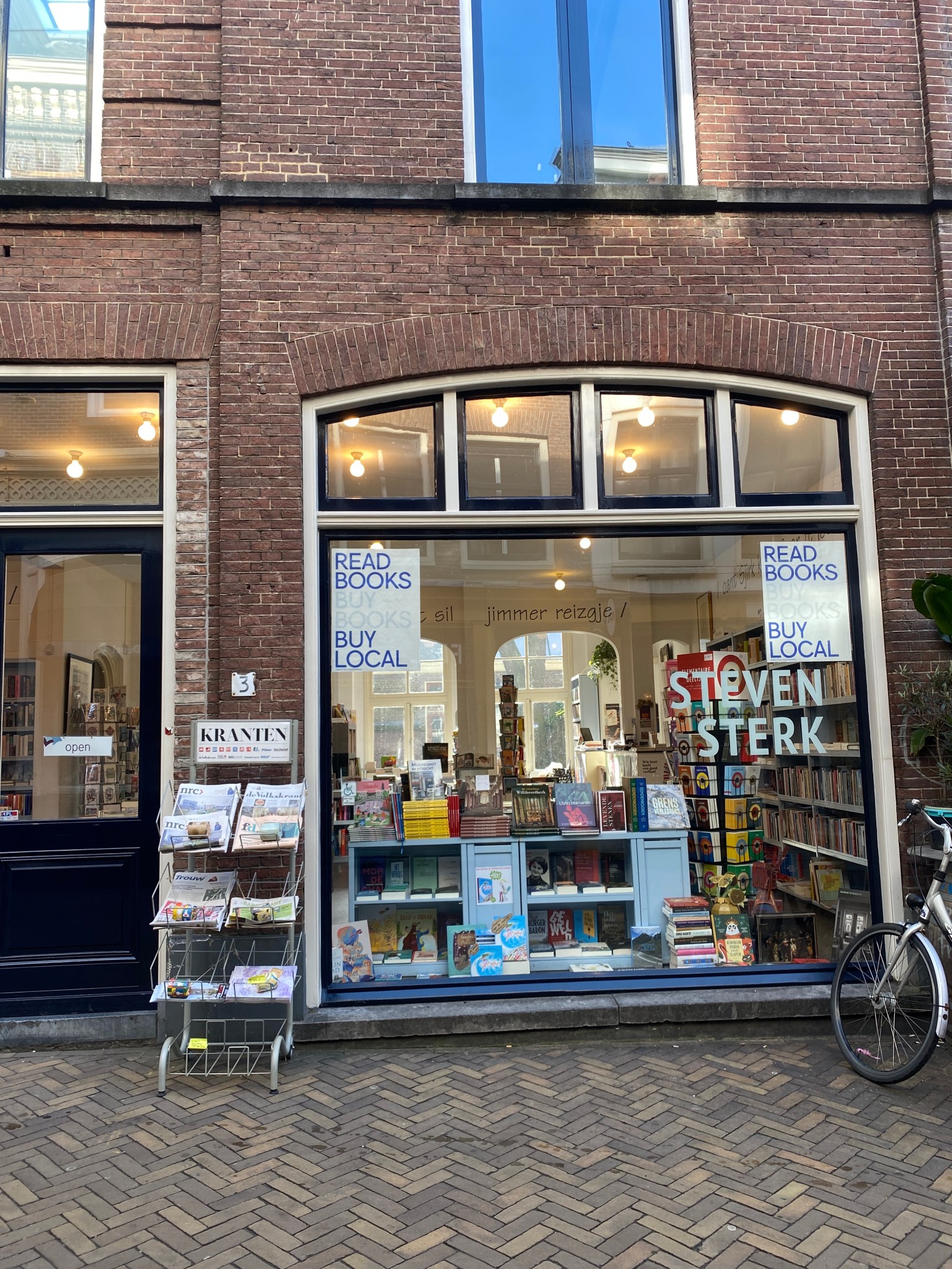 Boekhandel Steven Sterk – literatuur aan de voet van de Dom